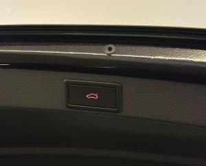 Black Skoda Octavia 2017 in Marijampole, with an engine capacity of 1.97 L and mileage of 240 thousand km for 12999 €, photo 29 on AUTOMOTO.COM.LV