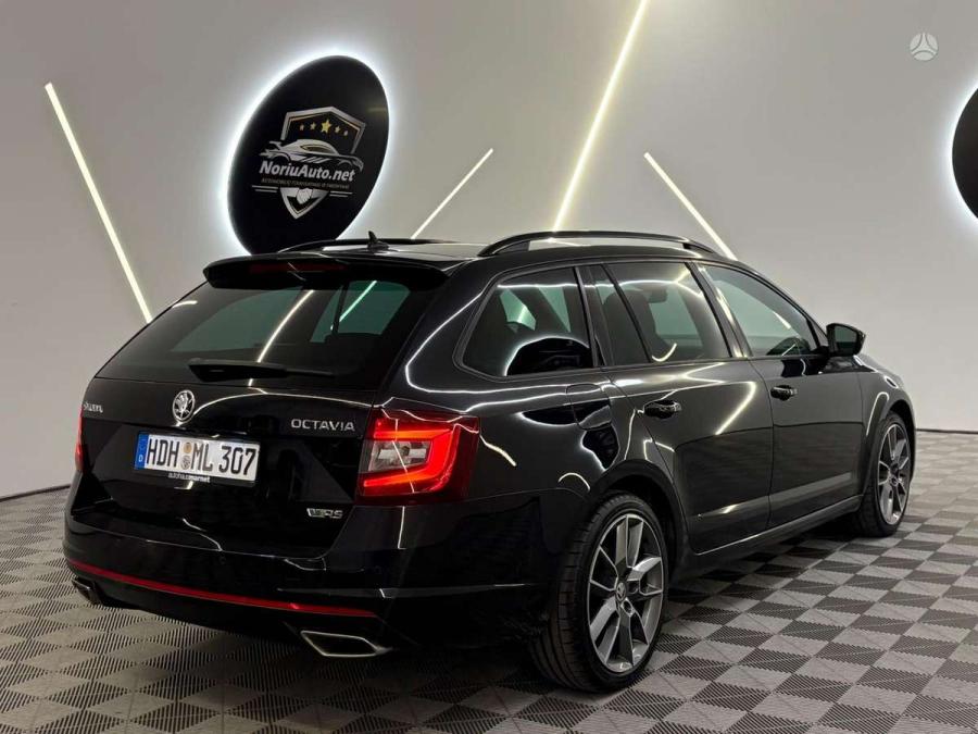 Black Skoda Octavia 2017 in Marijampole, with an engine capacity of 1.97 L and mileage of 240 thousand km for 12999 €, photo 31 on AUTOMOTO.COM.LV