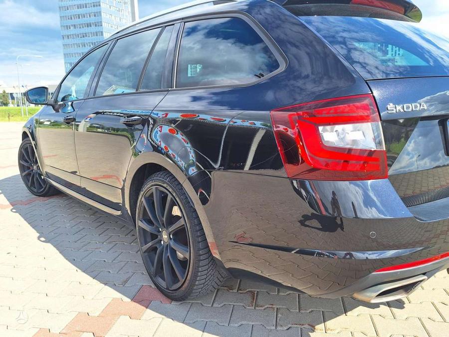 Black Skoda Octavia 2017 in Vilnius, with an engine capacity of 1.97 L and mileage of 253 thousand km for 10750 €, photo 17 on AUTOMOTO.COM.LV