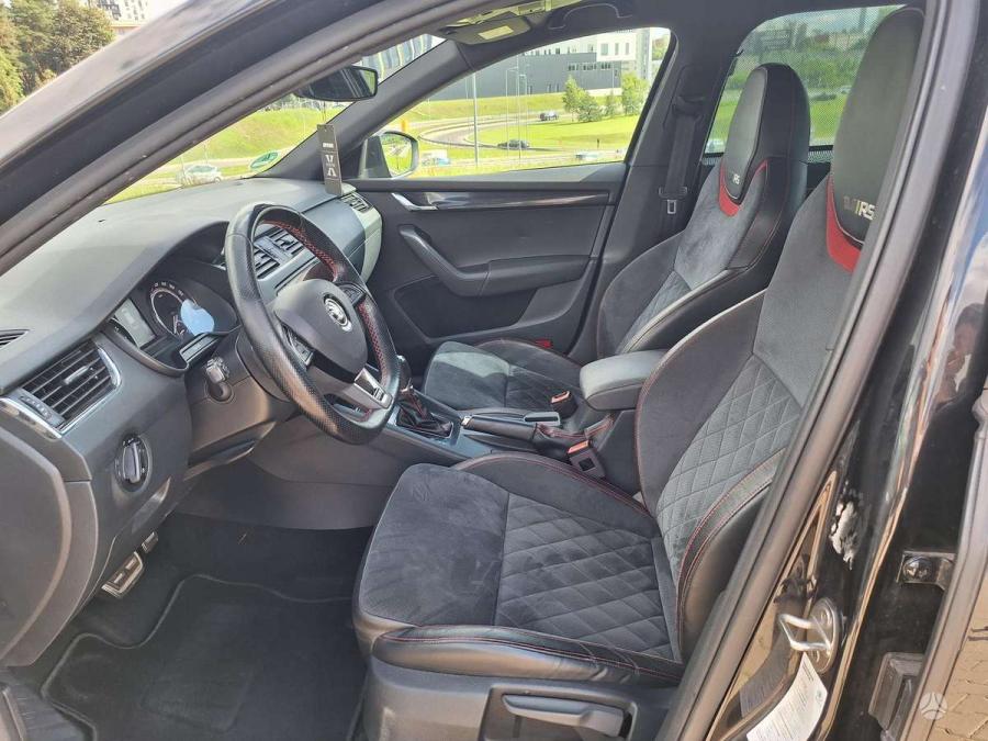 Black Skoda Octavia 2017 in Vilnius, with an engine capacity of 1.97 L and mileage of 253 thousand km for 10750 €, photo 23 on AUTOMOTO.COM.LV