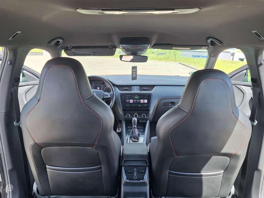 Black Skoda Octavia 2017 in Vilnius, with an engine capacity of 1.97 L and mileage of 253 thousand km for 10750 €, photo 30 on AUTOMOTO.COM.LV