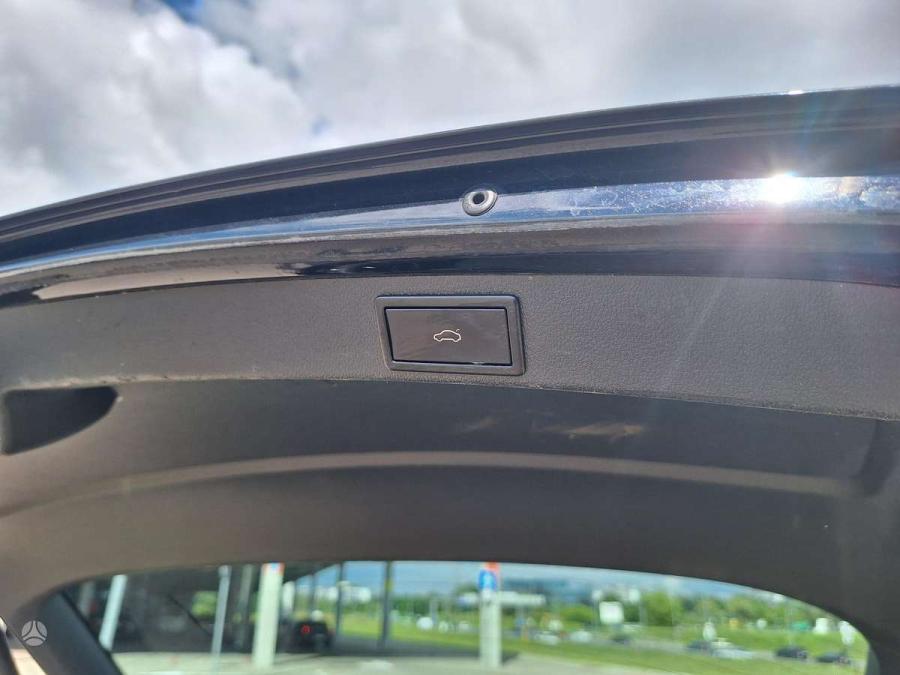 Black Skoda Octavia 2017 in Vilnius, with an engine capacity of 1.97 L and mileage of 253 thousand km for 10750 €, photo 32 on AUTOMOTO.COM.LV