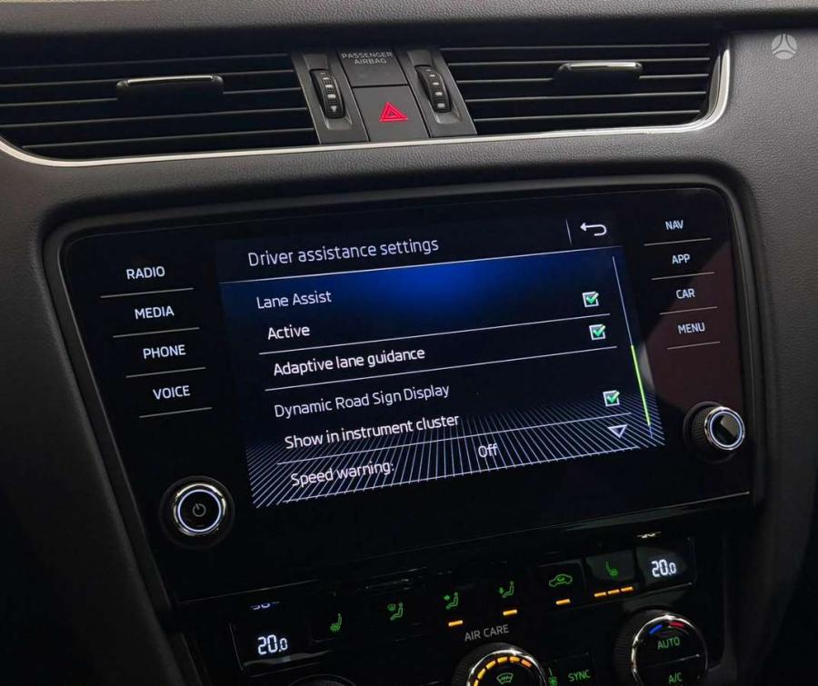 Black Skoda Octavia 2017 in Marijampole, with an engine capacity of 1.97 L and mileage of 240 thousand km for 12650 €, photo 11 on AUTOMOTO.COM.LV