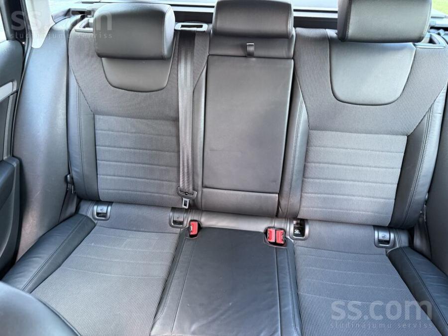 Black Skoda Octavia 2017 in Riga, with an engine capacity of 2.00 L and mileage of 259 thousand km for 6500 €, photo 15 on AUTOMOTO.COM.LV
