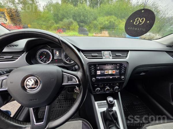 Melns Skoda Octavia 2017 Valmiera, ar dzinēja tilpumu 1.60 L un nobraukumu 321 tūkst. km par 6025 €, foto 7 vietnē AUTOMOTO.COM.LV