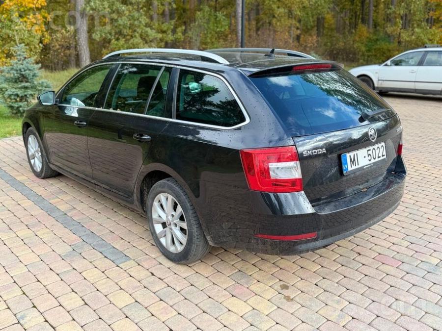 Black Skoda Octavia 2017 in Riga, with an engine capacity of 1.60 L and mileage of 266 thousand km for 8700 €, photo 5 on AUTOMOTO.COM.LV