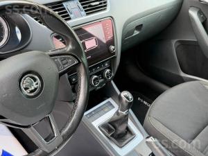 Black Skoda Octavia 2017 in Riga, with an engine capacity of 1.60 L and mileage of 266 thousand km for 8700 €, photo 7 on AUTOMOTO.COM.LV