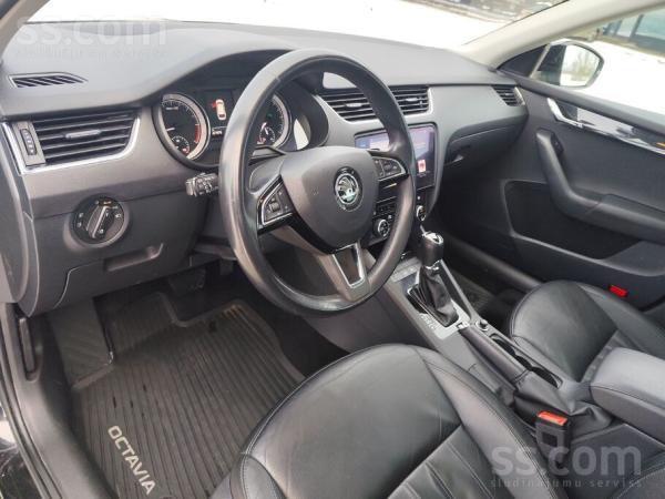 Black Skoda Octavia 2018 in Riga, with an engine capacity of 1.60 L and mileage of 222 thousand km for 10900 €, photo 5 on AUTOMOTO.COM.LV