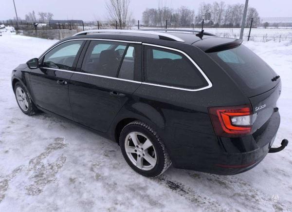 Black Skoda Octavia 2018 in Kaunas, with an engine capacity of 1.60 L and mileage of 300 thousand km for 5900 €, photo 3 on AUTOMOTO.COM.LV