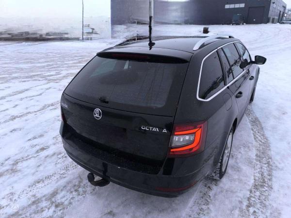Black Skoda Octavia 2018 in Kaunas, with an engine capacity of 1.60 L and mileage of 300 thousand km for 5900 €, photo 4 on AUTOMOTO.COM.LV