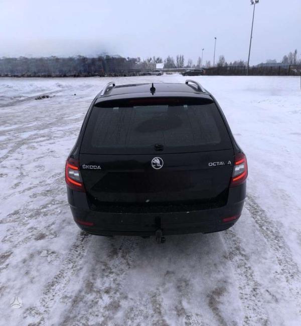 Black Skoda Octavia 2018 in Kaunas, with an engine capacity of 1.60 L and mileage of 300 thousand km for 5900 €, photo 8 on AUTOMOTO.COM.LV