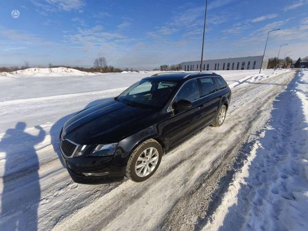 Melns Skoda Octavia 2018 Kauņa, ar dzinēja tilpumu 1.60 L un nobraukumu 305 tūkst. km par 8400 €, foto 2 vietnē AUTOMOTO.COM.LV