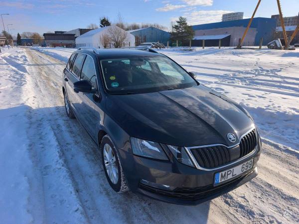 Melns Skoda Octavia 2018 Kauņa, ar dzinēja tilpumu 1.60 L un nobraukumu 305 tūkst. km par 8400 €, foto 3 vietnē AUTOMOTO.COM.LV