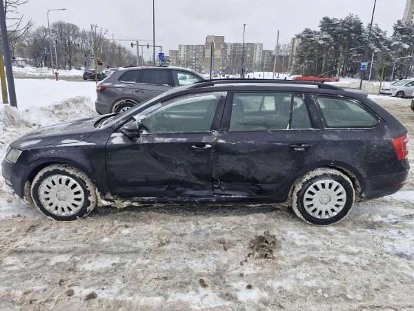 Черный Шкода Октавия 2018 в Вильнюс, объемом двигателя 1.60 л и пробегом 297 тыс. км за 5800 €, фото 4 на AUTOMOTO.COM.LV