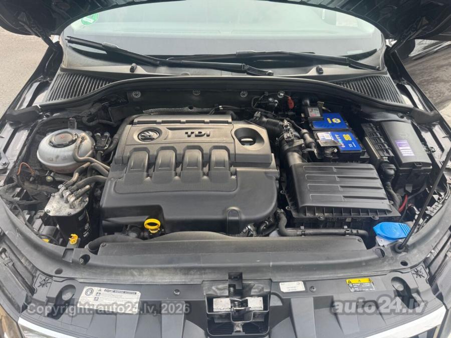 Melns Skoda Octavia 2018 Tallina, ar dzinēja tilpumu 1.60 L un nobraukumu 137 tūkst. km par 14900 €, foto 12 vietnē AUTOMOTO.COM.LV