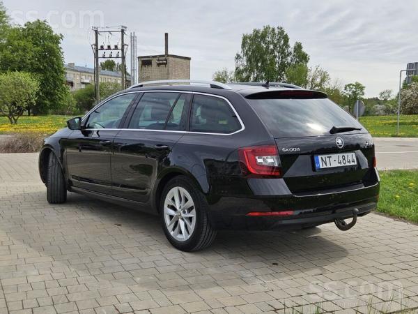 Black Skoda Octavia 2018 in Riga, with an engine capacity of 1.60 L and mileage of 258 thousand km for 10790 €, photo 3 on AUTOMOTO.COM.LV