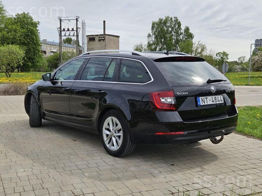 Black Skoda Octavia 2018 in Riga, with an engine capacity of 1.60 L and mileage of 258 thousand km for 10790 €, photo 4 on AUTOMOTO.COM.LV