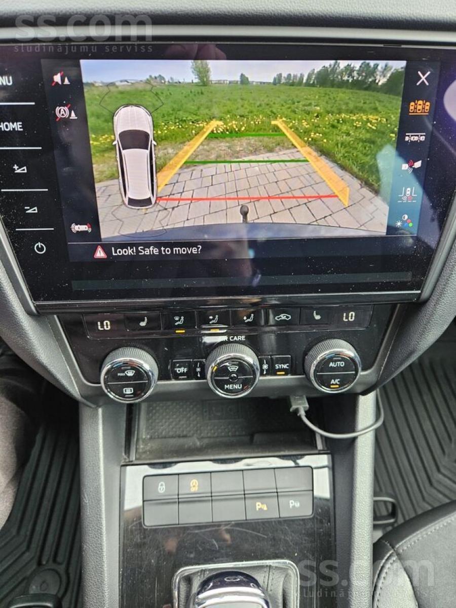 Black Skoda Octavia 2018 in Riga, with an engine capacity of 1.60 L and mileage of 258 thousand km for 10790 €, photo 12 on AUTOMOTO.COM.LV