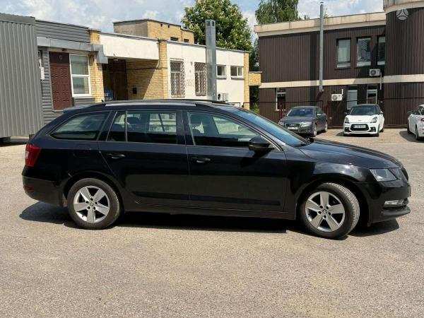 Black Skoda Octavia 2018 in Alytus, with an engine capacity of 1.60 L and mileage of 297 thousand km for 7400 €, photo 5 on AUTOMOTO.COM.LV