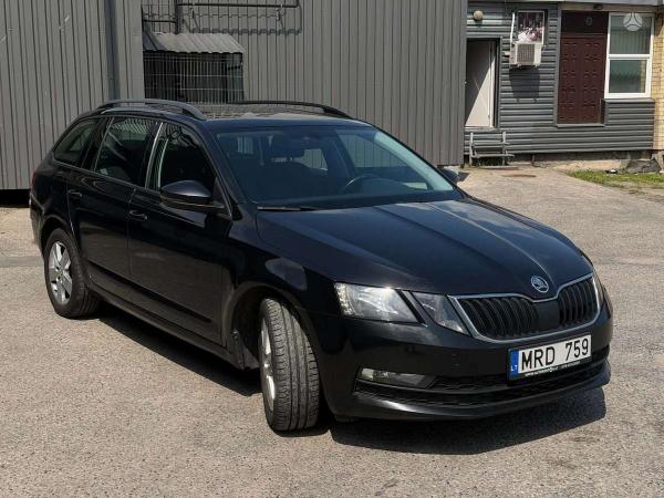 Black Skoda Octavia 2018 in Alytus, with an engine capacity of 1.60 L and mileage of 297 thousand km for 7400 €, photo 3 on AUTOMOTO.COM.LV