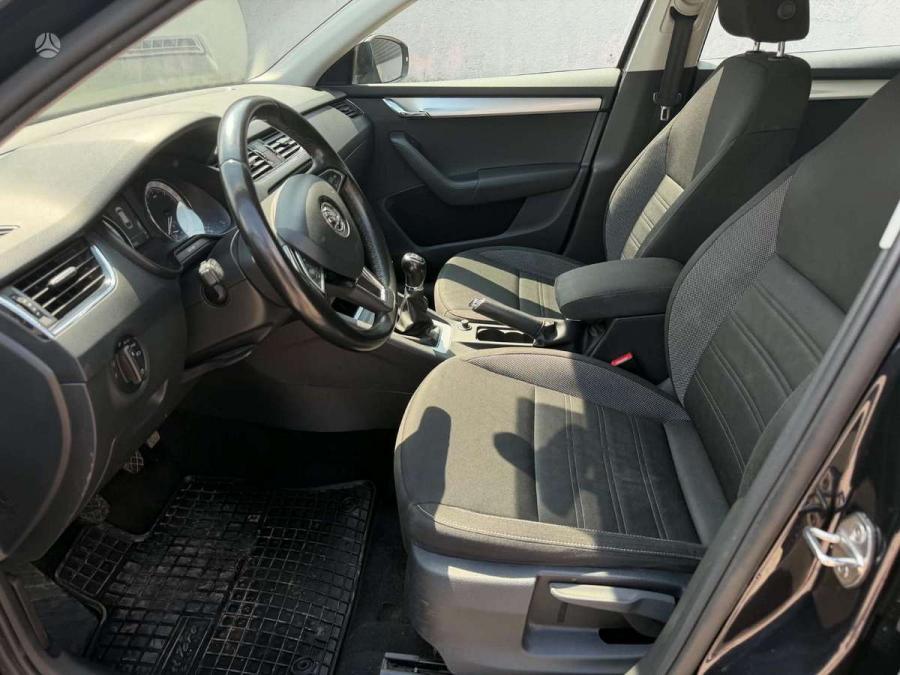 Черный Шкода Октавия 2018 в Алитус, объемом двигателя 1.60 л и пробегом 297 тыс. км за 7400 €, фото 15 на AUTOMOTO.COM.LV