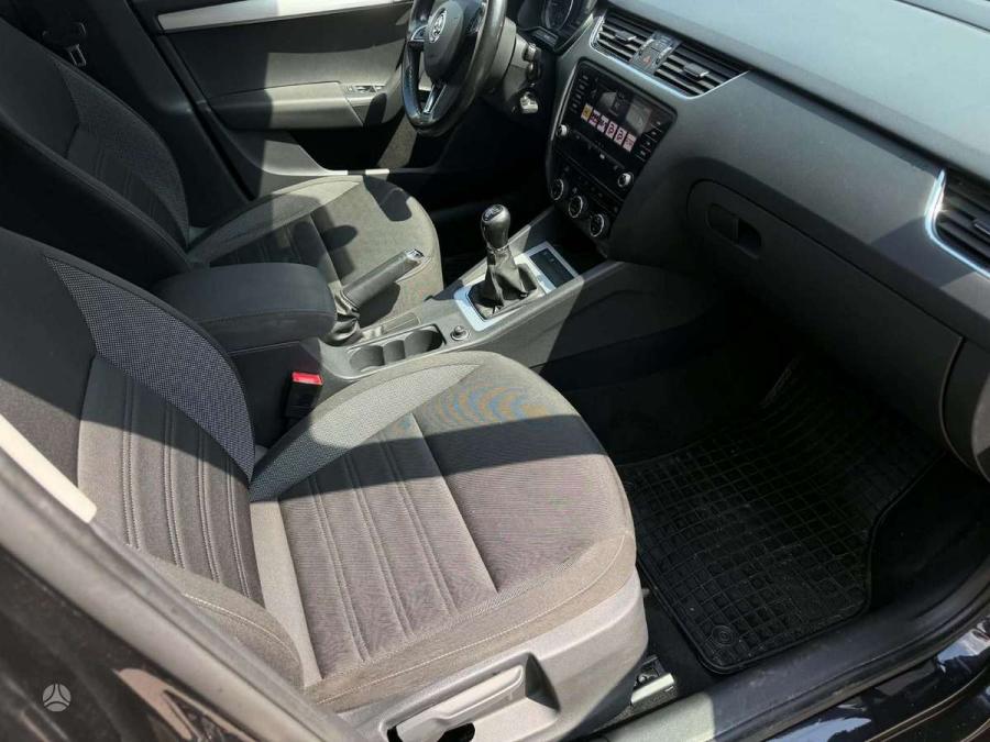 Черный Шкода Октавия 2018 в Алитус, объемом двигателя 1.60 л и пробегом 297 тыс. км за 7400 €, фото 16 на AUTOMOTO.COM.LV