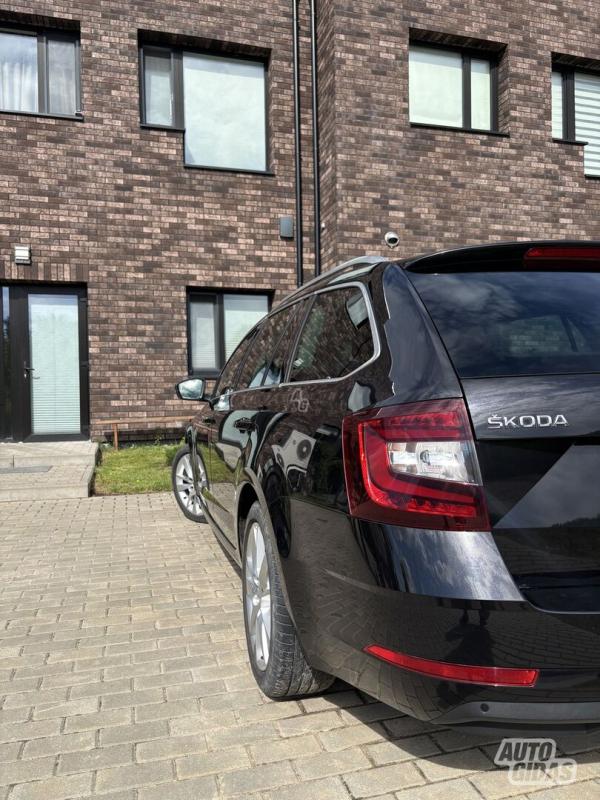 Black Skoda Octavia 2018 in Vilnius, with an engine capacity of 1.60 L and mileage of 240 thousand km for 11350 €, photo 5 on AUTOMOTO.COM.LV