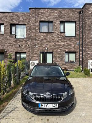 Black Skoda Octavia 2018 in Vilnius, with an engine capacity of 1.60 L and mileage of 239 thousand km for 11350 €, photo 4 on AUTOMOTO.COM.LV