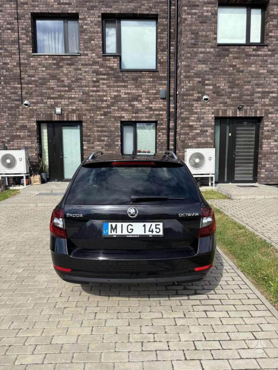Black Skoda Octavia 2018 in Vilnius, with an engine capacity of 1.60 L and mileage of 239 thousand km for 11350 €, photo 5 on AUTOMOTO.COM.LV