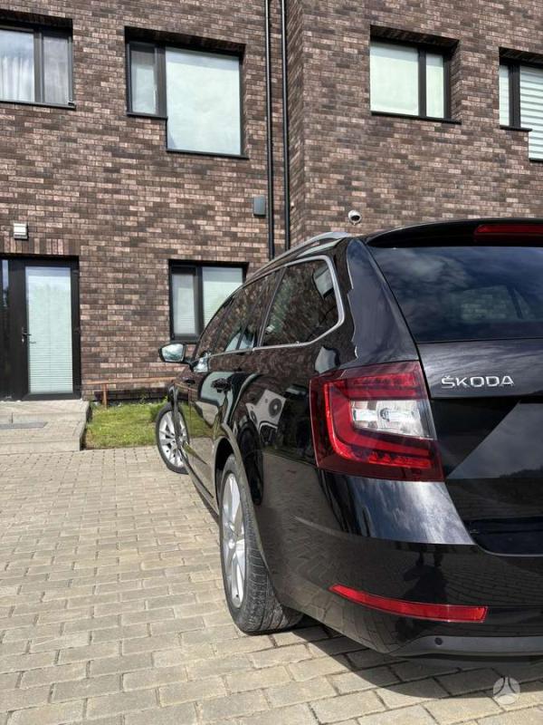 Black Skoda Octavia 2018 in Vilnius, with an engine capacity of 1.60 L and mileage of 239 thousand km for 11350 €, photo 6 on AUTOMOTO.COM.LV