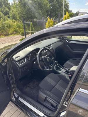 Black Skoda Octavia 2018 in Vilnius, with an engine capacity of 1.60 L and mileage of 239 thousand km for 11350 €, photo 9 on AUTOMOTO.COM.LV