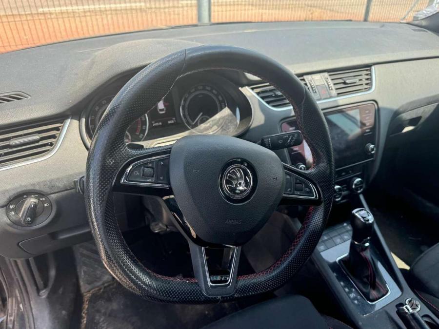Melns Skoda Octavia 2018 Panevēža, ar dzinēja tilpumu 1.97 L un nobraukumu 243 tūkst. km par 9900 €, foto 16 vietnē AUTOMOTO.COM.LV