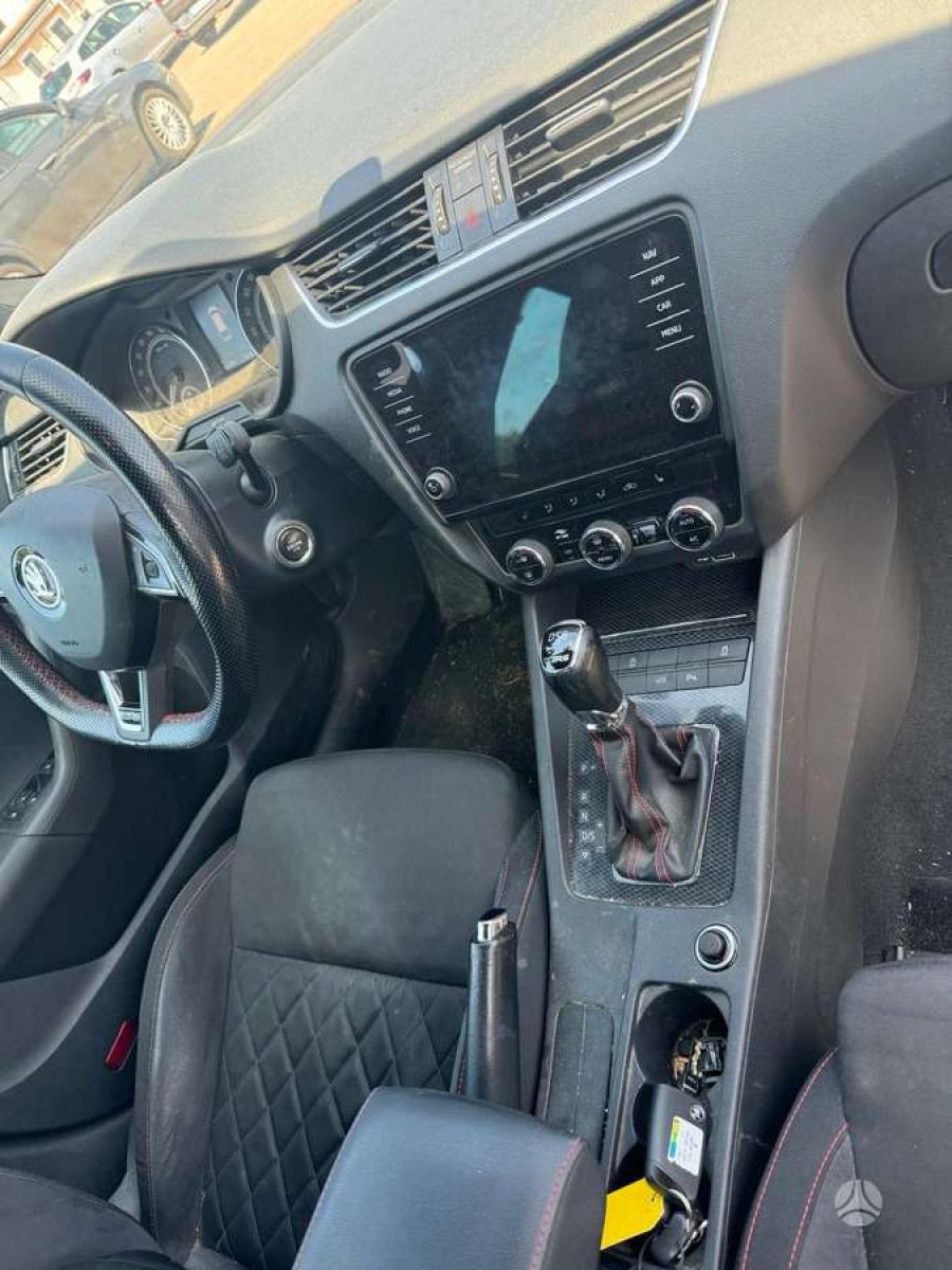 Melns Skoda Octavia 2018 Panevēža, ar dzinēja tilpumu 1.97 L un nobraukumu 243 tūkst. km par 9900 €, foto 34 vietnē AUTOMOTO.COM.LV