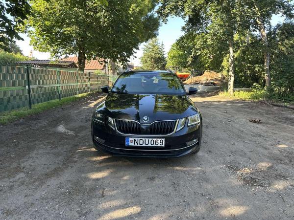 Black Skoda Octavia 2018 in Kaunas, with an engine capacity of 1.60 L and mileage of 261 thousand km for 9500 €, photo 2 on AUTOMOTO.COM.LV