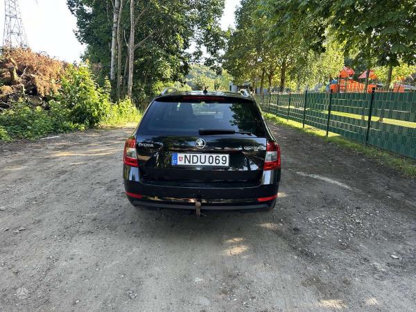 Black Skoda Octavia 2018 in Kaunas, with an engine capacity of 1.60 L and mileage of 261 thousand km for 9500 €, photo 5 on AUTOMOTO.COM.LV