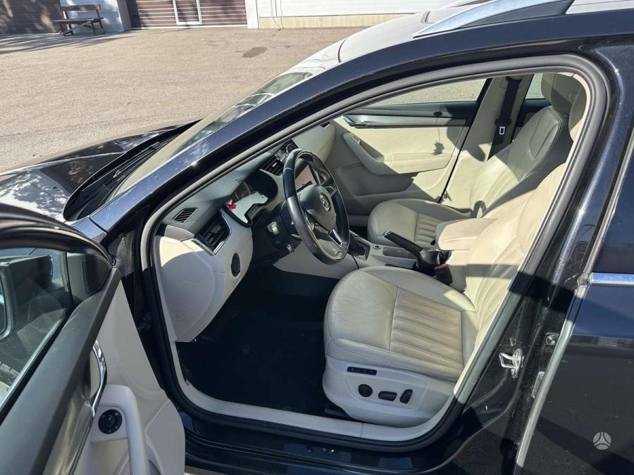 Melns Skoda Octavia 2018 Kauņa, ar dzinēja tilpumu 1.60 L un nobraukumu 261 tūkst. km par 9500 €, foto 12 vietnē AUTOMOTO.COM.LV