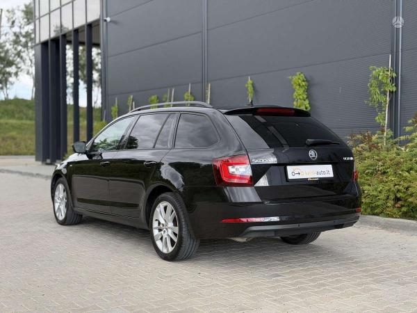 Black Skoda Octavia 2018 in Vilnius, with an engine capacity of 2.00 L and mileage of 268 thousand km for 10599 €, photo 9 on AUTOMOTO.COM.LV