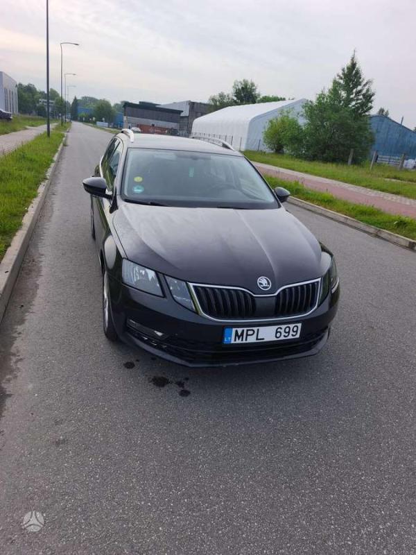 Melns Skoda Octavia 2018 Kauņa, ar dzinēja tilpumu 1.60 L un nobraukumu 325 tūkst. km par 7844 €, foto  vietnē AUTOMOTO.COM.LV