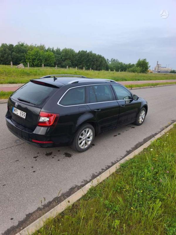 Black Skoda Octavia 2018 in Kaunas, with an engine capacity of 1.60 L and mileage of 325 thousand km for 7844 €, photo 3 on AUTOMOTO.COM.LV