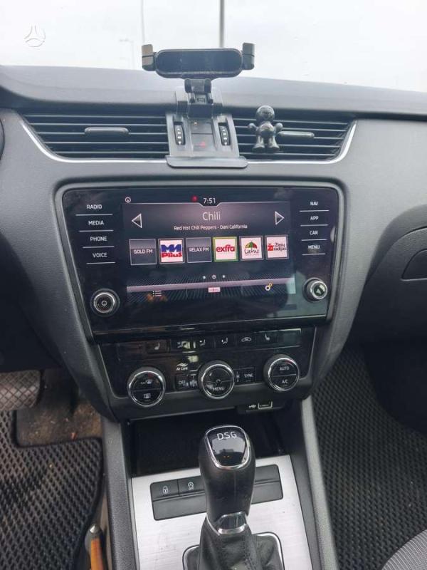 Black Skoda Octavia 2018 in Kaunas, with an engine capacity of 1.60 L and mileage of 325 thousand km for 7844 €, photo 5 on AUTOMOTO.COM.LV