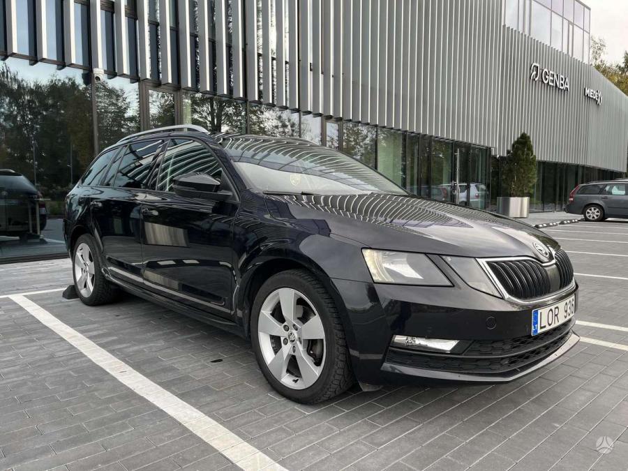 Black Skoda Octavia 2018 in Kaunas, with an engine capacity of 1.97 L and mileage of 224 thousand km for 9450 €, photo 1 on AUTOMOTO.COM.LV