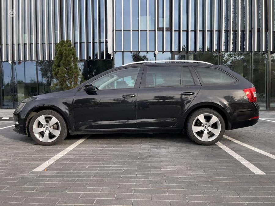 Black Skoda Octavia 2018 in Kaunas, with an engine capacity of 1.97 L and mileage of 224 thousand km for 9450 €, photo 6 on AUTOMOTO.COM.LV