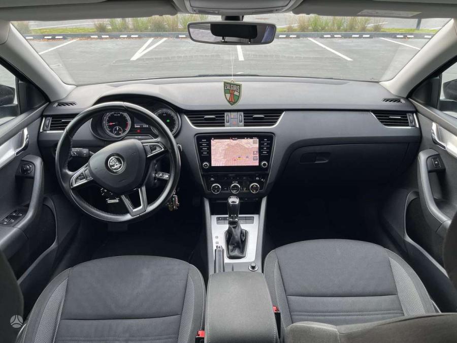 Black Skoda Octavia 2018 in Kaunas, with an engine capacity of 1.97 L and mileage of 224 thousand km for 9450 €, photo 10 on AUTOMOTO.COM.LV