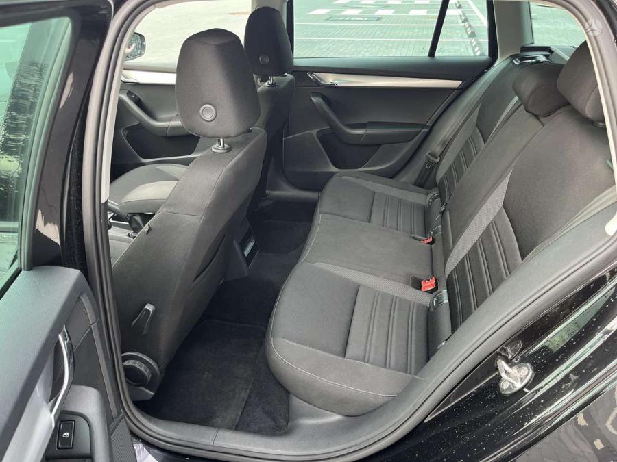 Black Skoda Octavia 2018 in Kaunas, with an engine capacity of 1.97 L and mileage of 224 thousand km for 9450 €, photo 11 on AUTOMOTO.COM.LV