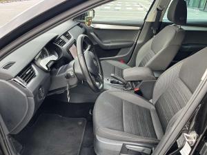 Black Skoda Octavia 2018 in Kaunas, with an engine capacity of 1.97 L and mileage of 224 thousand km for 9450 €, photo 12 on AUTOMOTO.COM.LV