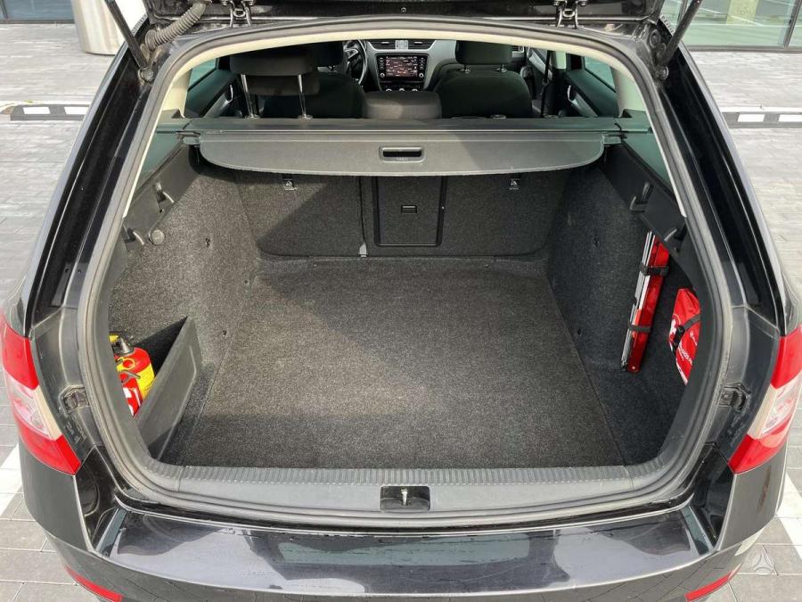 Black Skoda Octavia 2018 in Kaunas, with an engine capacity of 1.97 L and mileage of 224 thousand km for 9450 €, photo 13 on AUTOMOTO.COM.LV