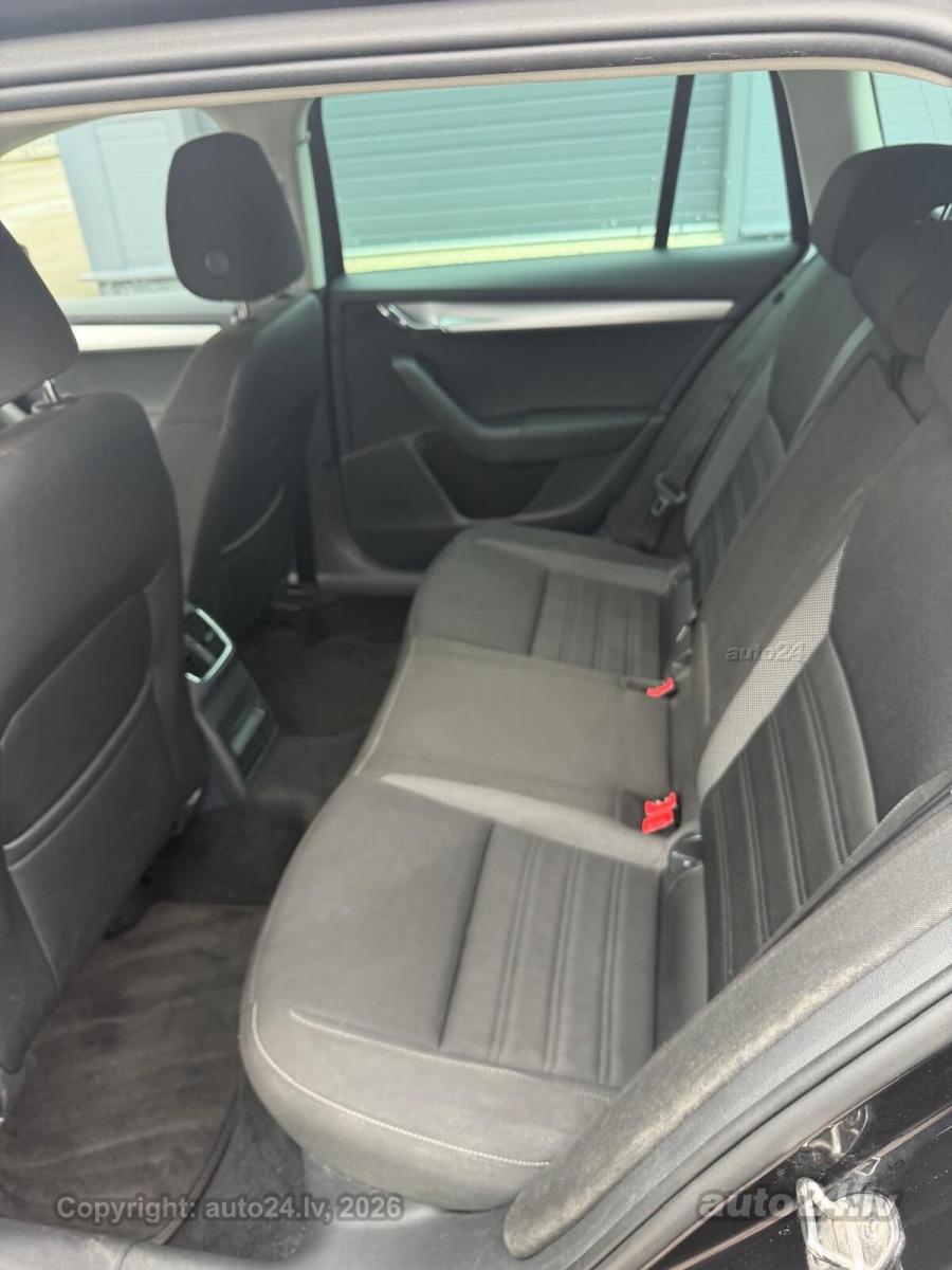 Melns Skoda Octavia 2018 Tallina, ar dzinēja tilpumu 1.60 L un nobraukumu 388 tūkst. km par 5900 €, foto 11 vietnē AUTOMOTO.COM.LV