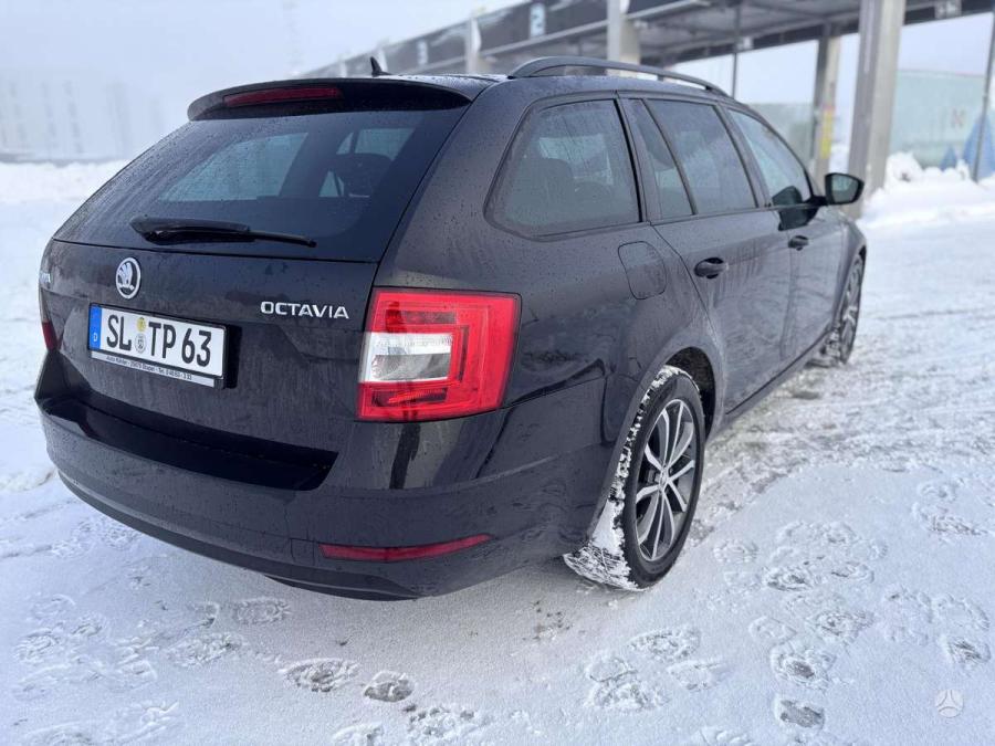 Black Skoda Octavia 2019 in Gargzdai, with an engine capacity of 1.60 L and mileage of 143 thousand km for 9999 €, photo 4 on AUTOMOTO.COM.LV