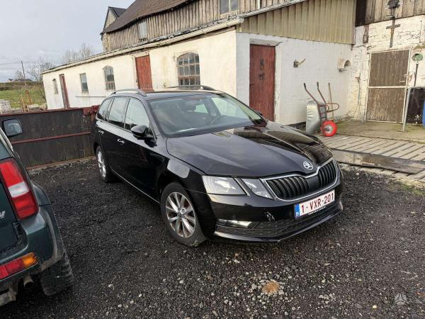 Black Skoda Octavia 2019 in Kaunas, with an engine capacity of 1.00 L and mileage of 179 thousand km for 4950 €, photo 2 on AUTOMOTO.COM.LV