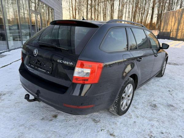 Black Skoda Octavia 2019 in Kaunas, with an engine capacity of 1.00 L and mileage of 209 thousand km for 8900 €, photo 4 on AUTOMOTO.COM.LV